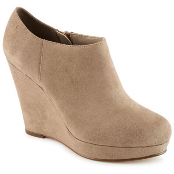 Xappeal | Shoes | Xappeal Tan Suede Platform Heel Ankle Bootie | Poshmark